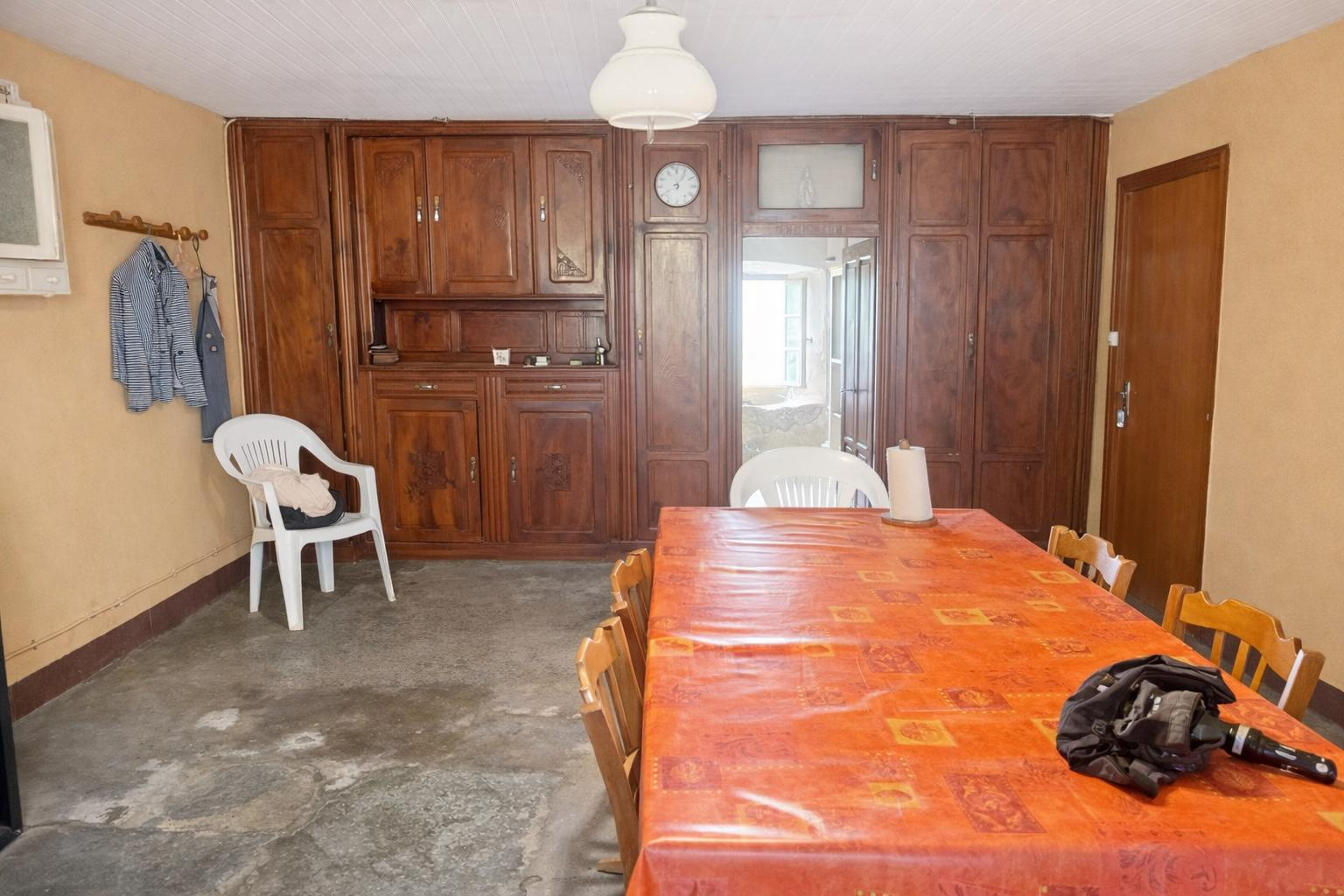 Joli corps de ferme avec un terrain attenant de 650 m2